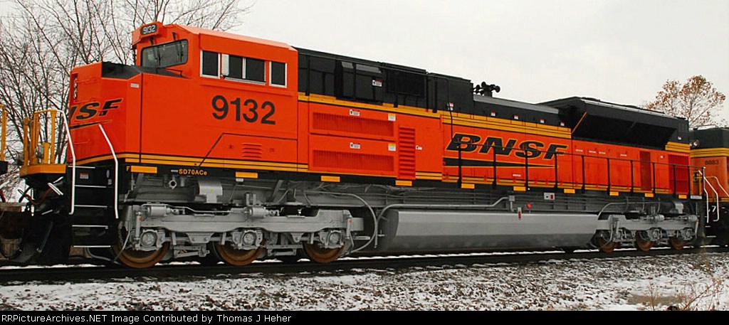 BNSF 9132/w9136 headed to BNSF via CN on the H-CNIKCK.